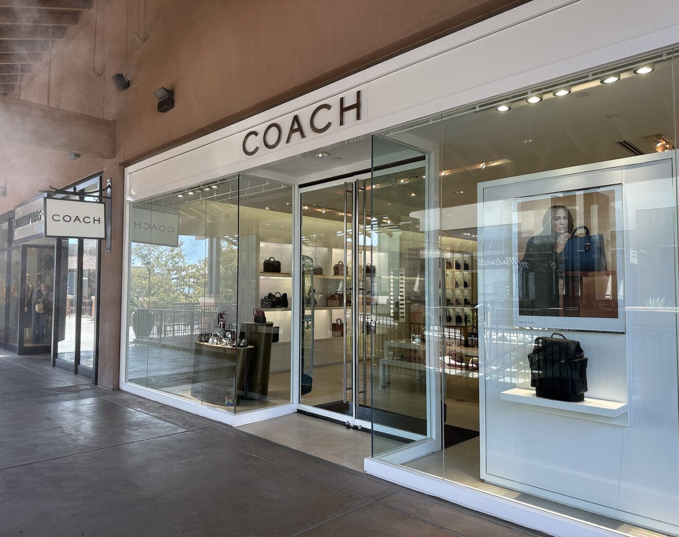 Ultimate Guide to La Encantada | TucsonTopia