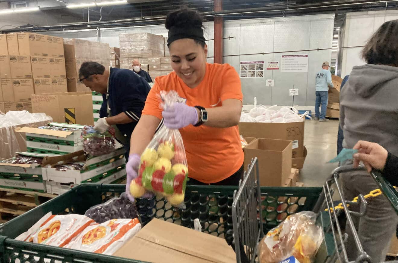 Volunteer in Tucson: Community Food Bank of Southern Arizona
